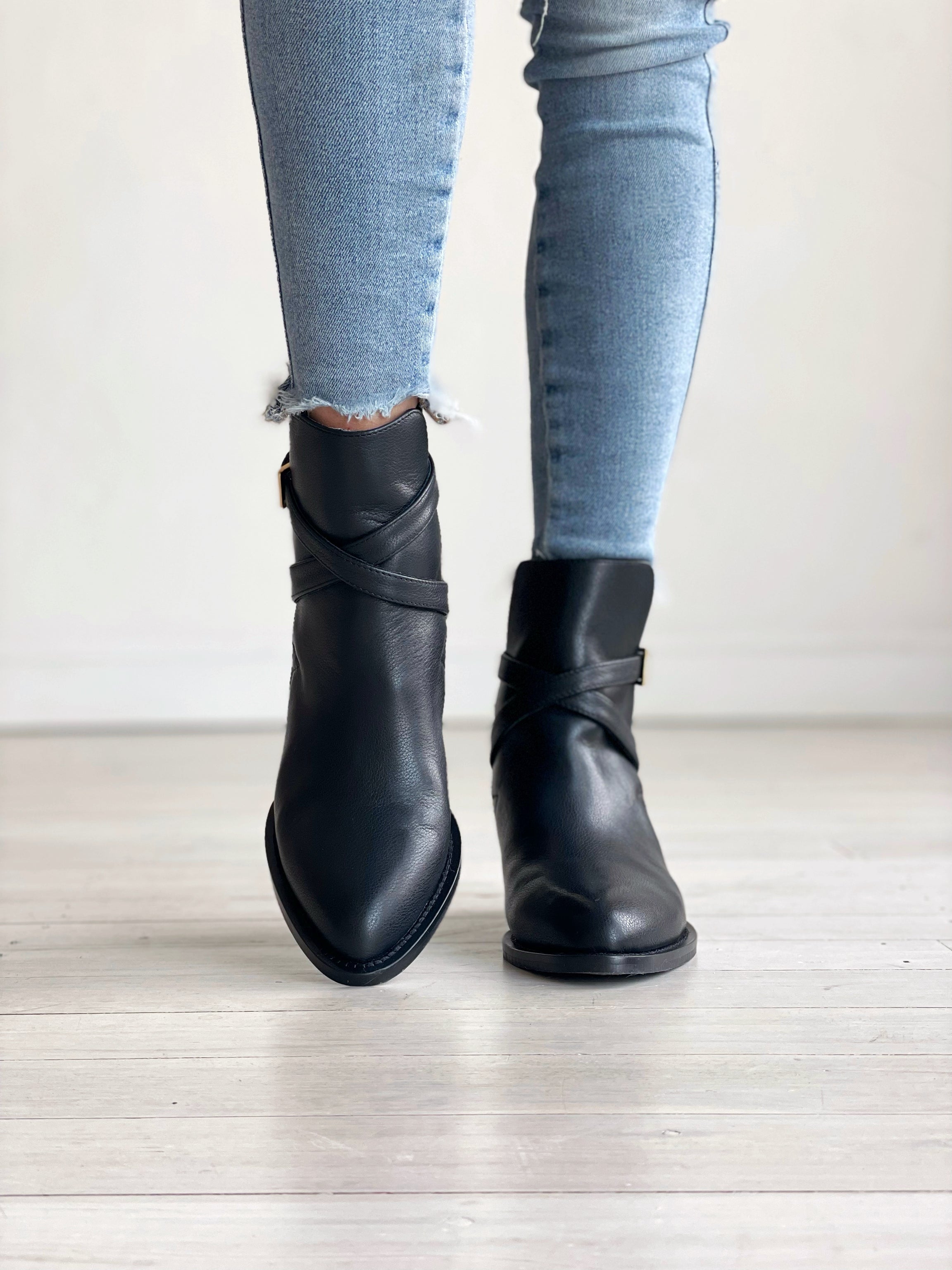 Jess Western Boot - Pebbled Black– Jumbled