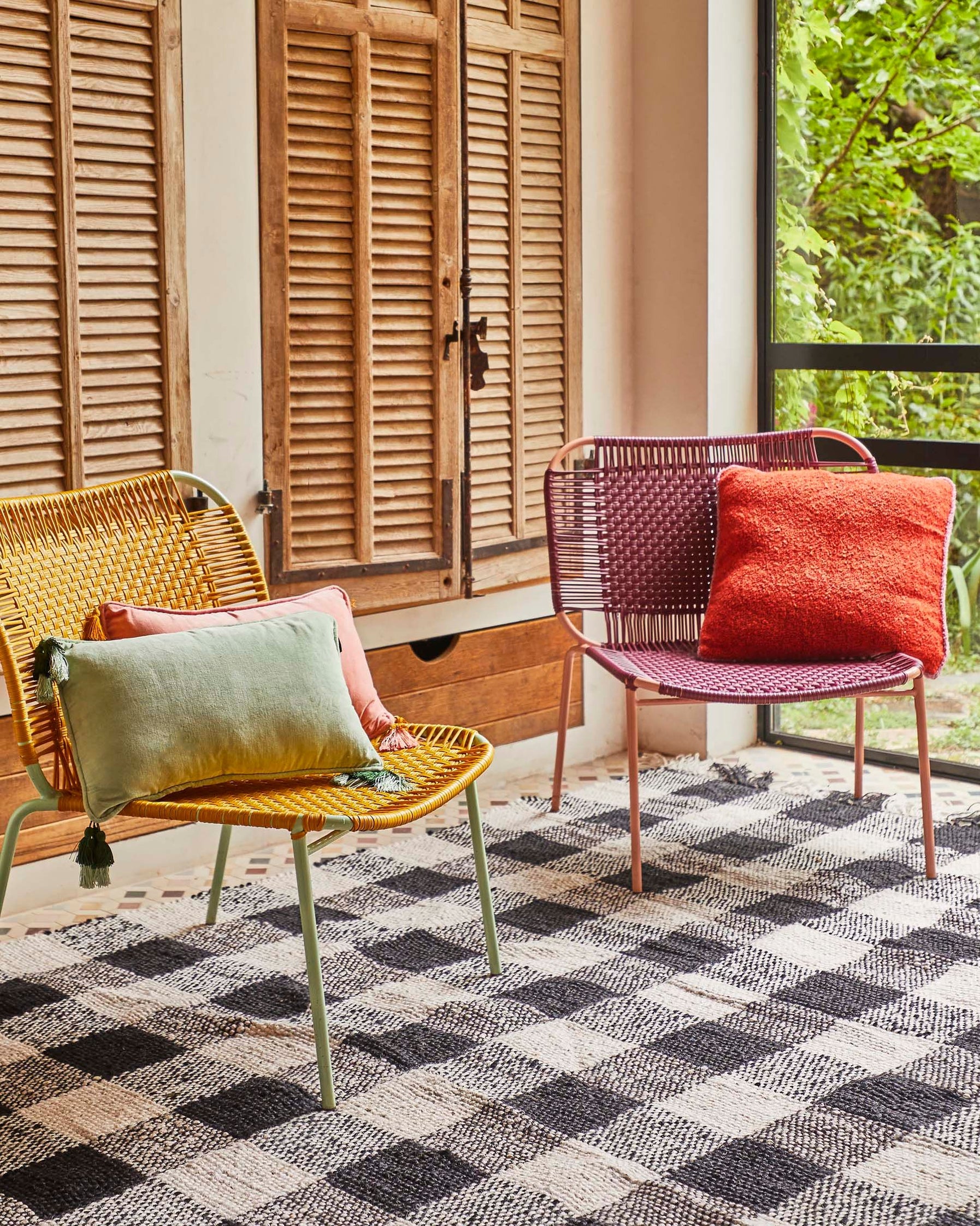 Black And White Gingham Jute Floor Rug– Jumbled